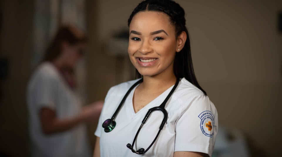 CNA vs. RN: What’s the Difference? | NMC