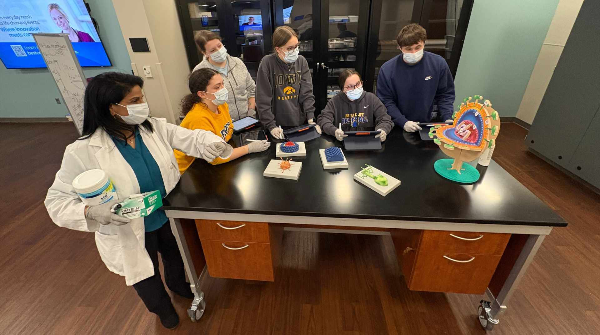 Nebraska Methodist College unveils renovated microbiology lab
